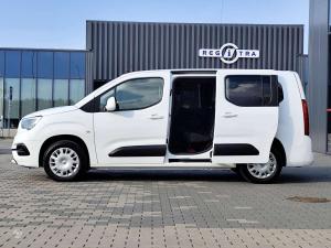 White Opel Combo 2020 in Siauliai, with an engine capacity of 1.50 L and mileage of 226 thousand km for 12950 €, photo 9 on AUTOMOTO.COM.LV