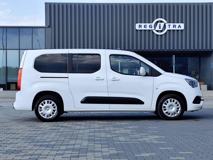 White Opel Combo 2020 in Siauliai, with an engine capacity of 1.50 L and mileage of 226 thousand km for 12950 €, photo 10 on AUTOMOTO.COM.LV