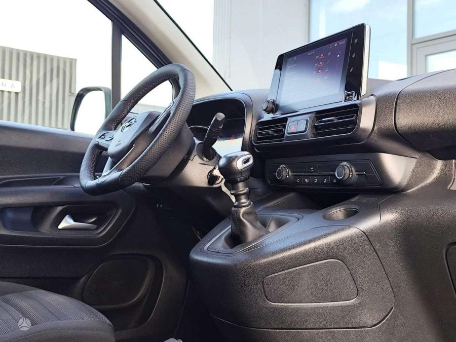 White Opel Combo 2020 in Siauliai, with an engine capacity of 1.50 L and mileage of 226 thousand km for 12950 €, photo 16 on AUTOMOTO.COM.LV