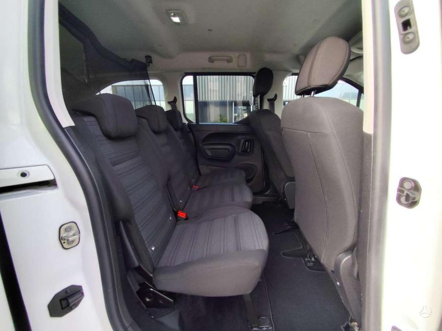 White Opel Combo 2020 in Siauliai, with an engine capacity of 1.50 L and mileage of 226 thousand km for 12950 €, photo 18 on AUTOMOTO.COM.LV