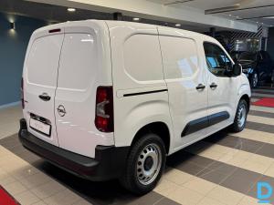 White Opel Combo 2021 in Marupe, with an engine capacity of 1.50 L and mileage of 117 thousand km for 11190 €, photo 4 on AUTOMOTO.COM.LV