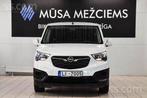 White Opel Combo 2021 in Riga, with an engine capacity of 1.50 L and mileage of 168 thousand km for 8990 €, photo 3 on AUTOMOTO.COM.LV