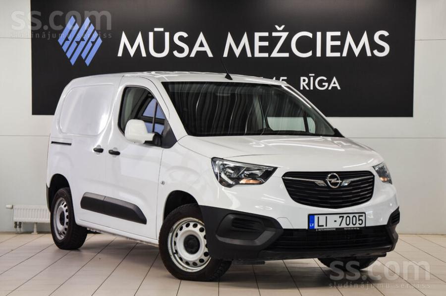 White Opel Combo 2021 in Riga, with an engine capacity of 1.50 L and mileage of 168 thousand km for 8990 €, photo 4 on AUTOMOTO.COM.LV