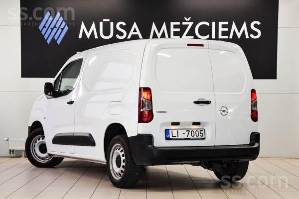 White Opel Combo 2021 in Riga, with an engine capacity of 1.50 L and mileage of 168 thousand km for 8990 €, photo 6 on AUTOMOTO.COM.LV