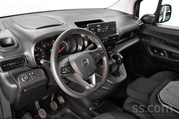 White Opel Combo 2021 in Riga, with an engine capacity of 1.50 L and mileage of 168 thousand km for 8990 €, photo 10 on AUTOMOTO.COM.LV