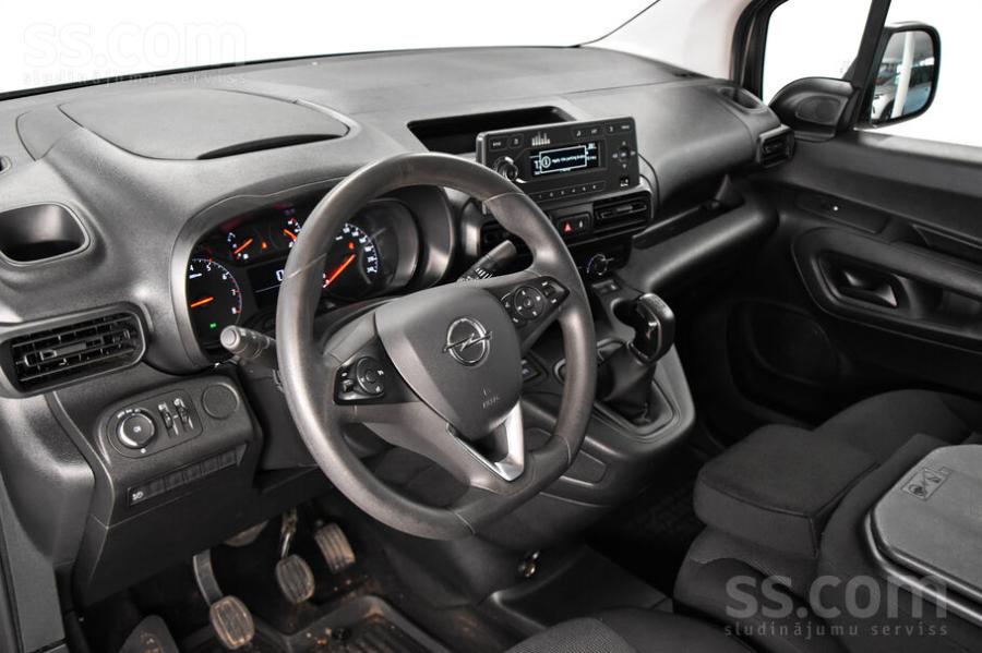 White Opel Combo 2021 in Riga, with an engine capacity of 1.50 L and mileage of 168 thousand km for 8990 €, photo 11 on AUTOMOTO.COM.LV