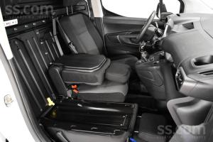 White Opel Combo 2021 in Riga, with an engine capacity of 1.50 L and mileage of 168 thousand km for 8990 €, photo 15 on AUTOMOTO.COM.LV