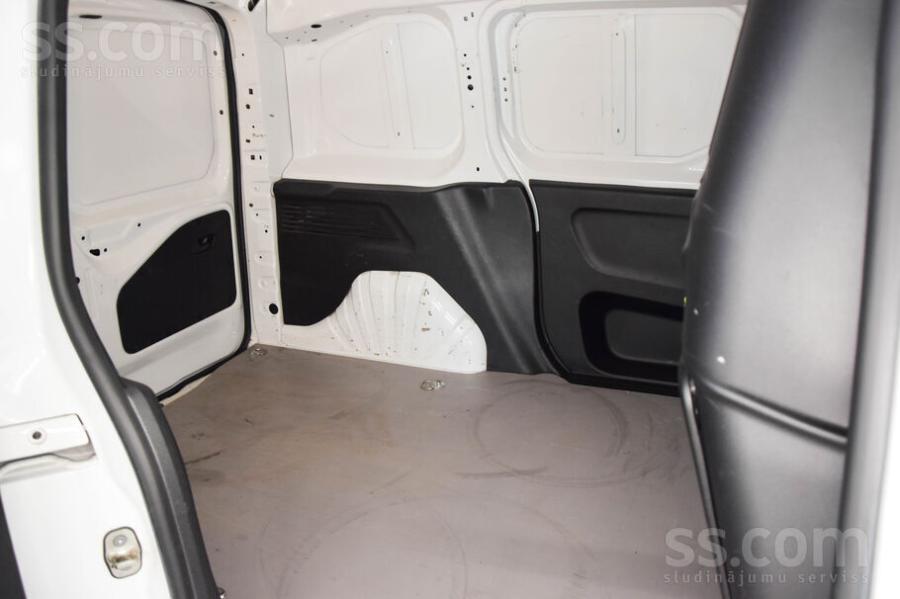 White Opel Combo 2021 in Riga, with an engine capacity of 1.50 L and mileage of 168 thousand km for 8990 €, photo 16 on AUTOMOTO.COM.LV