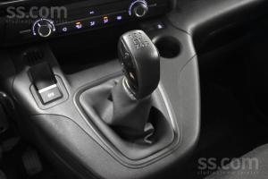 White Opel Combo 2021 in Riga, with an engine capacity of 1.50 L and mileage of 168 thousand km for 8990 €, photo 19 on AUTOMOTO.COM.LV