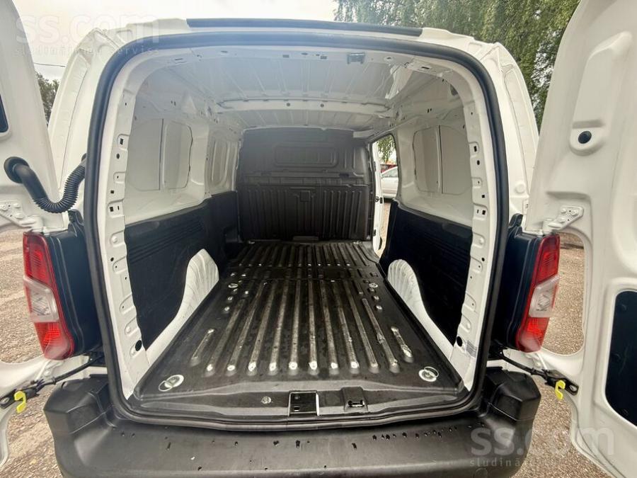 Balts Opel Combo 2021 Rīga, ar dzinēja tilpumu 1.50 L un nobraukumu 0 tūkst. km par 9990 €, foto 9 vietnē AUTOMOTO.COM.LV