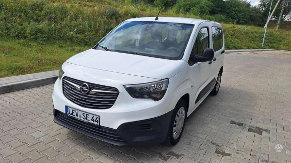 Balts Opel Combo 2021 Viļņa, ar dzinēja tilpumu 1.50 L un nobraukumu 204 tūkst. km par 8450 €, foto 2 vietnē AUTOMOTO.COM.LV