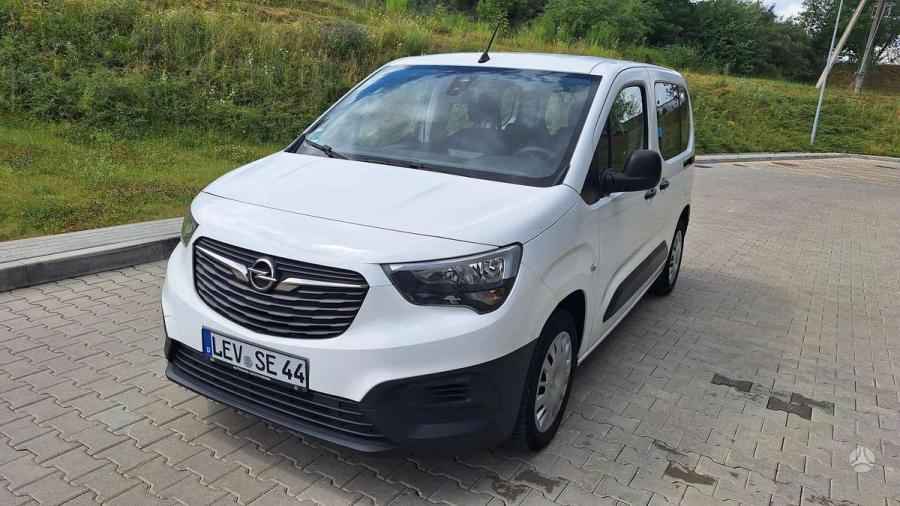 Balts Opel Combo 2021 Viļņa, ar dzinēja tilpumu 1.50 L un nobraukumu 204 tūkst. km par 8450 €, foto 3 vietnē AUTOMOTO.COM.LV