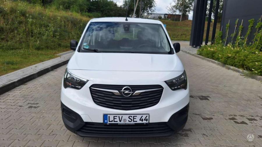Balts Opel Combo 2021 Viļņa, ar dzinēja tilpumu 1.50 L un nobraukumu 204 tūkst. km par 8450 €, foto 4 vietnē AUTOMOTO.COM.LV