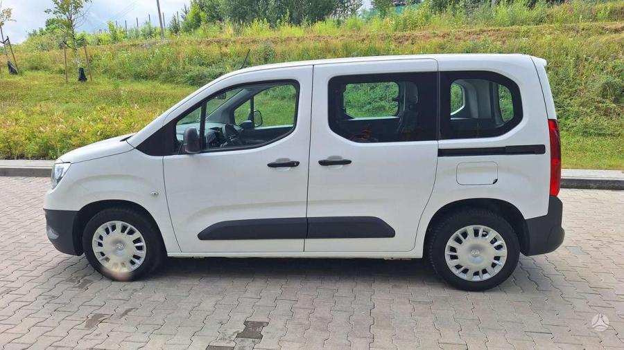 Balts Opel Combo 2021 Viļņa, ar dzinēja tilpumu 1.50 L un nobraukumu 204 tūkst. km par 8450 €, foto 13 vietnē AUTOMOTO.COM.LV