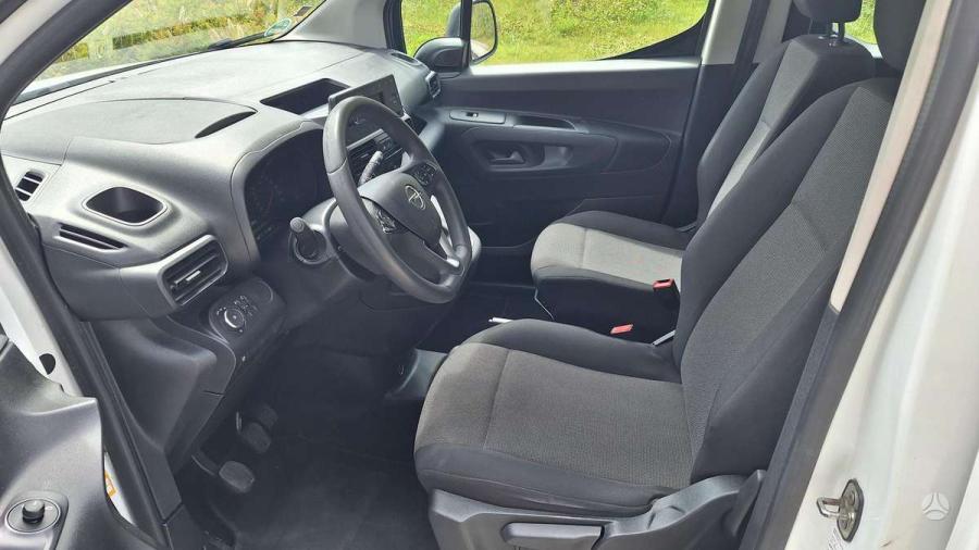 Balts Opel Combo 2021 Viļņa, ar dzinēja tilpumu 1.50 L un nobraukumu 204 tūkst. km par 8450 €, foto 14 vietnē AUTOMOTO.COM.LV