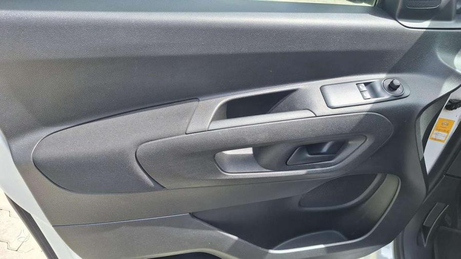 Balts Opel Combo 2021 Viļņa, ar dzinēja tilpumu 1.50 L un nobraukumu 204 tūkst. km par 8450 €, foto 17 vietnē AUTOMOTO.COM.LV