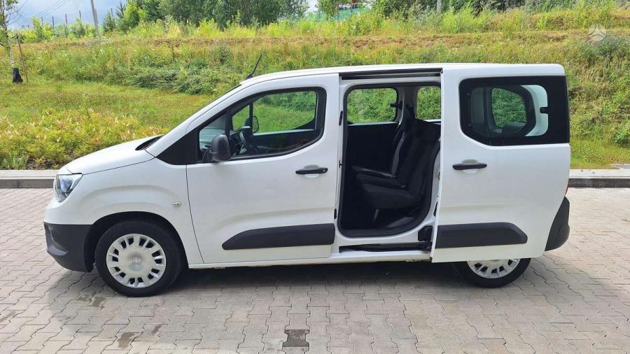 Balts Opel Combo 2021 Viļņa, ar dzinēja tilpumu 1.50 L un nobraukumu 204 tūkst. km par 8450 €, foto 27 vietnē AUTOMOTO.COM.LV