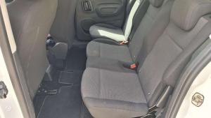 Balts Opel Combo 2021 Viļņa, ar dzinēja tilpumu 1.50 L un nobraukumu 204 tūkst. km par 8450 €, foto 29 vietnē AUTOMOTO.COM.LV