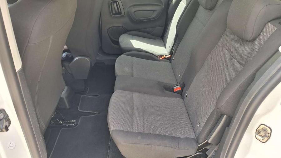 Balts Opel Combo 2021 Viļņa, ar dzinēja tilpumu 1.50 L un nobraukumu 204 tūkst. km par 8450 €, foto 29 vietnē AUTOMOTO.COM.LV