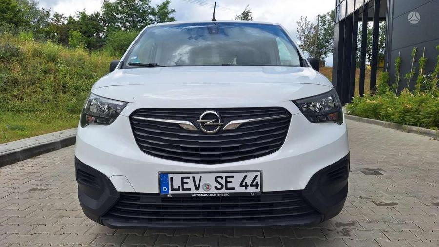 Balts Opel Combo 2021 Viļņa, ar dzinēja tilpumu 1.50 L un nobraukumu 204 tūkst. km par 8450 €, foto 34 vietnē AUTOMOTO.COM.LV