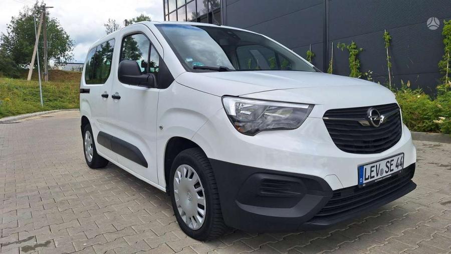 Balts Opel Combo 2021 Viļņa, ar dzinēja tilpumu 1.50 L un nobraukumu 204 tūkst. km par 8450 €, foto 35 vietnē AUTOMOTO.COM.LV
