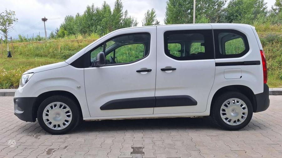 Balts Opel Combo 2021 Viļņa, ar dzinēja tilpumu 1.50 L un nobraukumu 204 tūkst. km par 8450 €, foto 40 vietnē AUTOMOTO.COM.LV