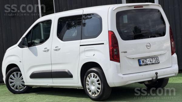White Opel Combo 2021 in Riga, with an engine capacity of 1.50 L and mileage of 192 thousand km for 8350 €, photo 3 on AUTOMOTO.COM.LV
