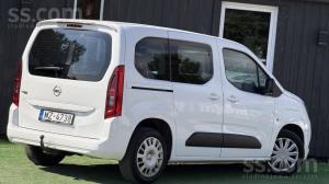 White Opel Combo 2021 in Riga, with an engine capacity of 1.50 L and mileage of 192 thousand km for 8350 €, photo 5 on AUTOMOTO.COM.LV
