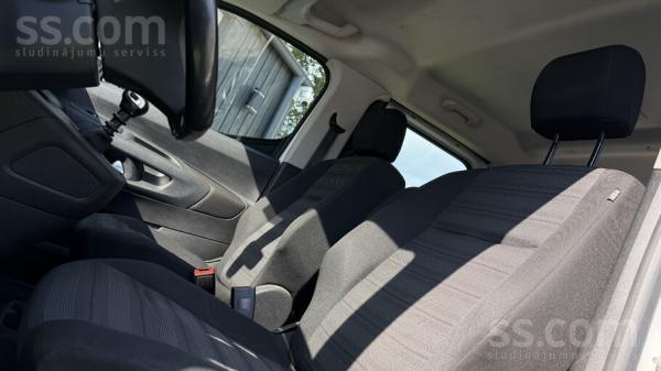 White Opel Combo 2021 in Riga, with an engine capacity of 1.50 L and mileage of 192 thousand km for 8350 €, photo 6 on AUTOMOTO.COM.LV