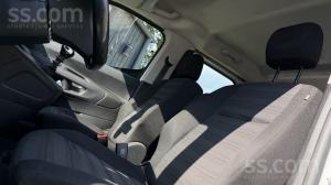 White Opel Combo 2021 in Riga, with an engine capacity of 1.50 L and mileage of 192 thousand km for 8350 €, photo 7 on AUTOMOTO.COM.LV