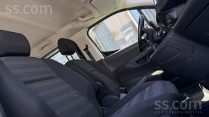 White Opel Combo 2021 in Riga, with an engine capacity of 1.50 L and mileage of 192 thousand km for 8350 €, photo 8 on AUTOMOTO.COM.LV