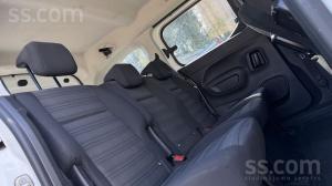 White Opel Combo 2021 in Riga, with an engine capacity of 1.50 L and mileage of 192 thousand km for 8350 €, photo 9 on AUTOMOTO.COM.LV