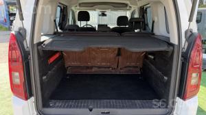 White Opel Combo 2021 in Riga, with an engine capacity of 1.50 L and mileage of 192 thousand km for 8350 €, photo 12 on AUTOMOTO.COM.LV