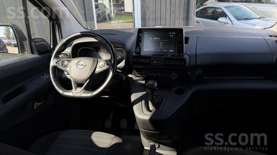 White Opel Combo 2021 in Riga, with an engine capacity of 1.50 L and mileage of 192 thousand km for 8350 €, photo 13 on AUTOMOTO.COM.LV