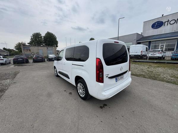 White Opel Combo 2021 in Radviliskis, with an engine capacity of 1.20 L and mileage of 156 thousand km for 6700 €, photo 5 on AUTOMOTO.COM.LV