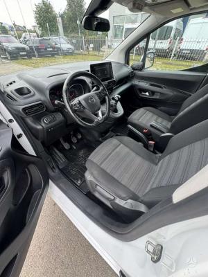 White Opel Combo 2021 in Radviliskis, with an engine capacity of 1.20 L and mileage of 156 thousand km for 6700 €, photo 10 on AUTOMOTO.COM.LV