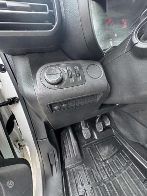 White Opel Combo 2021 in Radviliskis, with an engine capacity of 1.20 L and mileage of 156 thousand km for 6700 €, photo 14 on AUTOMOTO.COM.LV