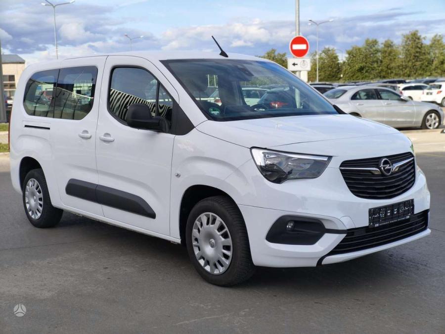 White Opel Combo 2021 in Siauliai, with an engine capacity of 1.50 L and mileage of 202 thousand km for 10800 €, photo 1 on AUTOMOTO.COM.LV