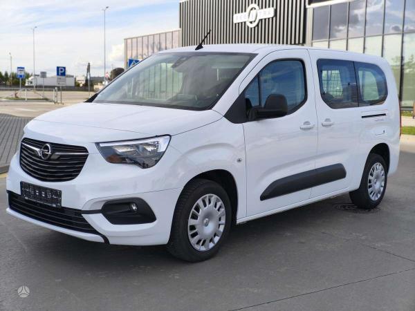White Opel Combo 2021 in Siauliai, with an engine capacity of 1.50 L and mileage of 202 thousand km for 10800 €, photo 3 on AUTOMOTO.COM.LV