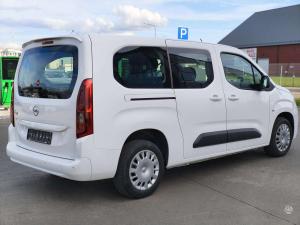 White Opel Combo 2021 in Siauliai, with an engine capacity of 1.50 L and mileage of 202 thousand km for 10800 €, photo 6 on AUTOMOTO.COM.LV