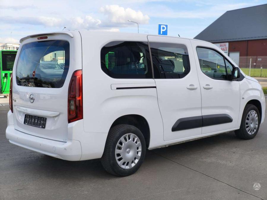 White Opel Combo 2021 in Siauliai, with an engine capacity of 1.50 L and mileage of 202 thousand km for 10800 €, photo 6 on AUTOMOTO.COM.LV