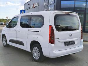 White Opel Combo 2021 in Siauliai, with an engine capacity of 1.50 L and mileage of 202 thousand km for 10800 €, photo 8 on AUTOMOTO.COM.LV