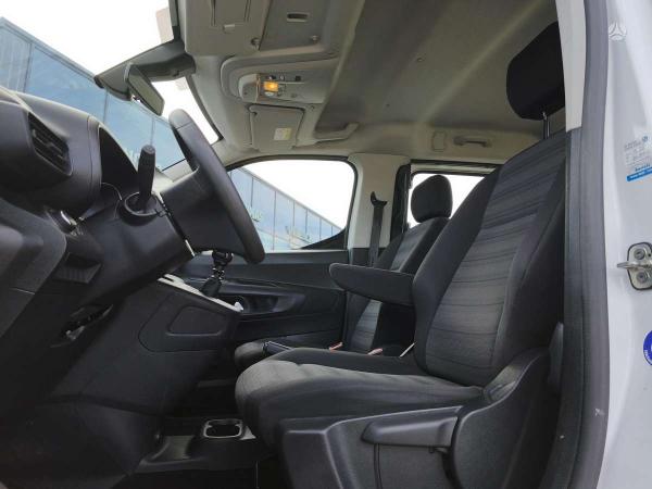 White Opel Combo 2021 in Siauliai, with an engine capacity of 1.50 L and mileage of 202 thousand km for 10800 €, photo 10 on AUTOMOTO.COM.LV