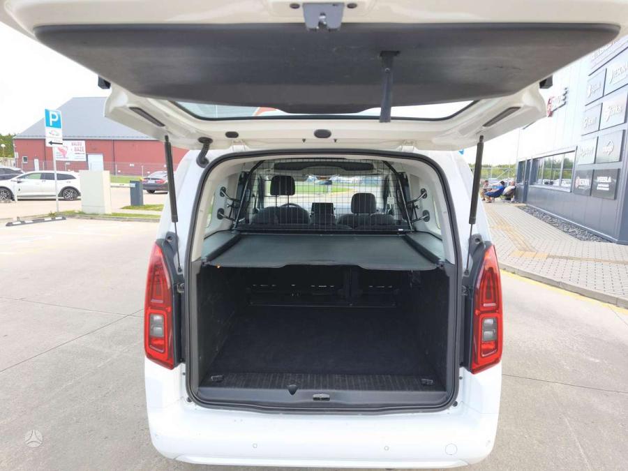 White Opel Combo 2021 in Siauliai, with an engine capacity of 1.50 L and mileage of 202 thousand km for 10800 €, photo 22 on AUTOMOTO.COM.LV