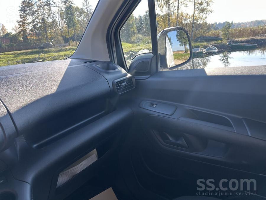 Balts Opel Combo 2021 Alūksne, ar dzinēja tilpumu 1.50 L un nobraukumu 0 tūkst. km par 7550 €, foto 20 vietnē AUTOMOTO.COM.LV