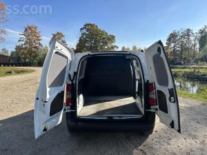 Balts Opel Combo 2021 Alūksne, ar dzinēja tilpumu 1.50 L un nobraukumu 0 tūkst. km par 7550 €, foto 29 vietnē AUTOMOTO.COM.LV