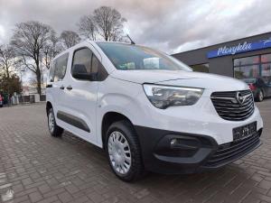Balts Opel Combo 2022 Viļņa, ar dzinēja tilpumu 1.50 L un nobraukumu 128 tūkst. km par 8200 €, foto  vietnē AUTOMOTO.COM.LV