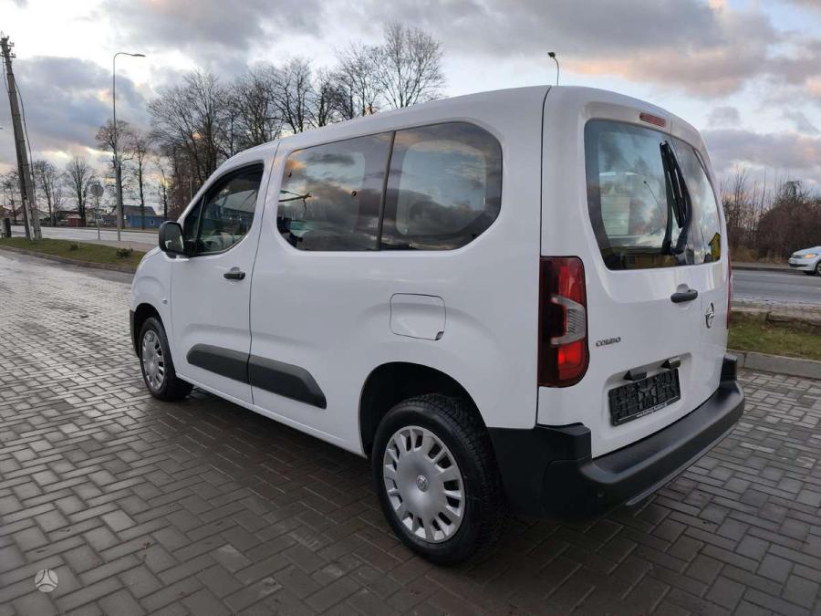 White Opel Combo 2022 in Vilnius, with an engine capacity of 1.50 L and mileage of 128 thousand km for 8200 €, photo 9 on AUTOMOTO.COM.LV