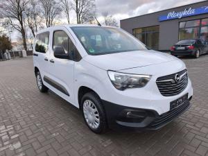 White Opel Combo 2022 in Vilnius, with an engine capacity of 1.50 L and mileage of 128 thousand km for 8200 €, photo 30 on AUTOMOTO.COM.LV