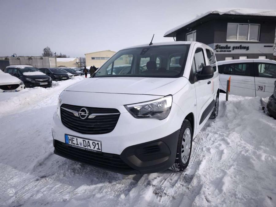 White Opel Combo 2022 in Taurage, with an engine capacity of 1.50 L and mileage of 136 thousand km for 8700 €, photo 3 on AUTOMOTO.COM.LV